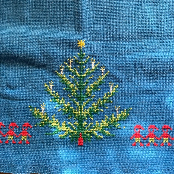 Handmade | Accents | Vtg Handmade Cross Stitch Blue Linen Table Runner ...